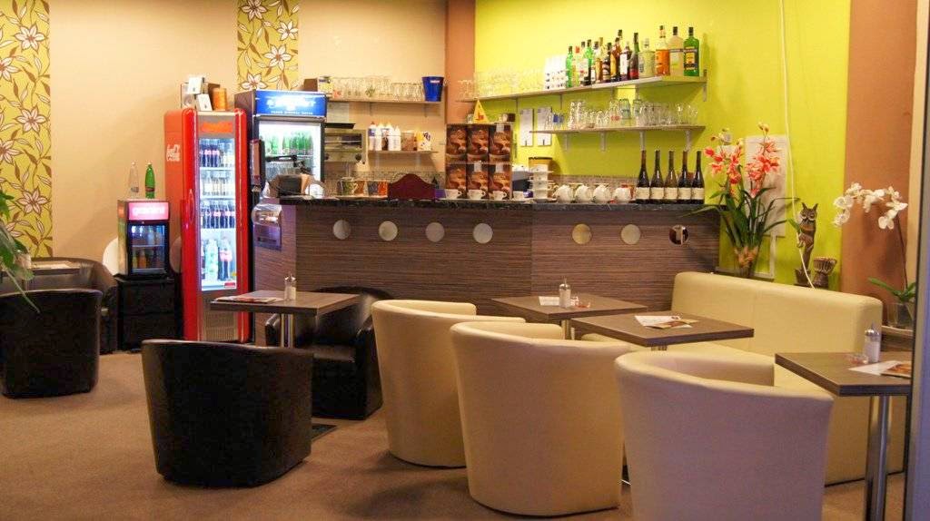 Café Atlantis (9. května 739/33, Tábor) :: Kde dáme oběd
